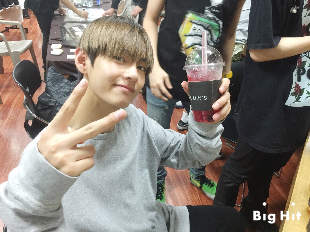[Picture/Starcast] Exclusive BTS Concert Waiting Room [150328 ...